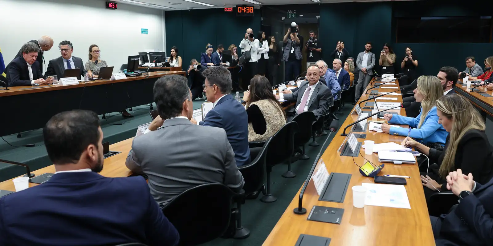 Mudanças na Jornada de Trabalho: Entenda a PEC 221/19!